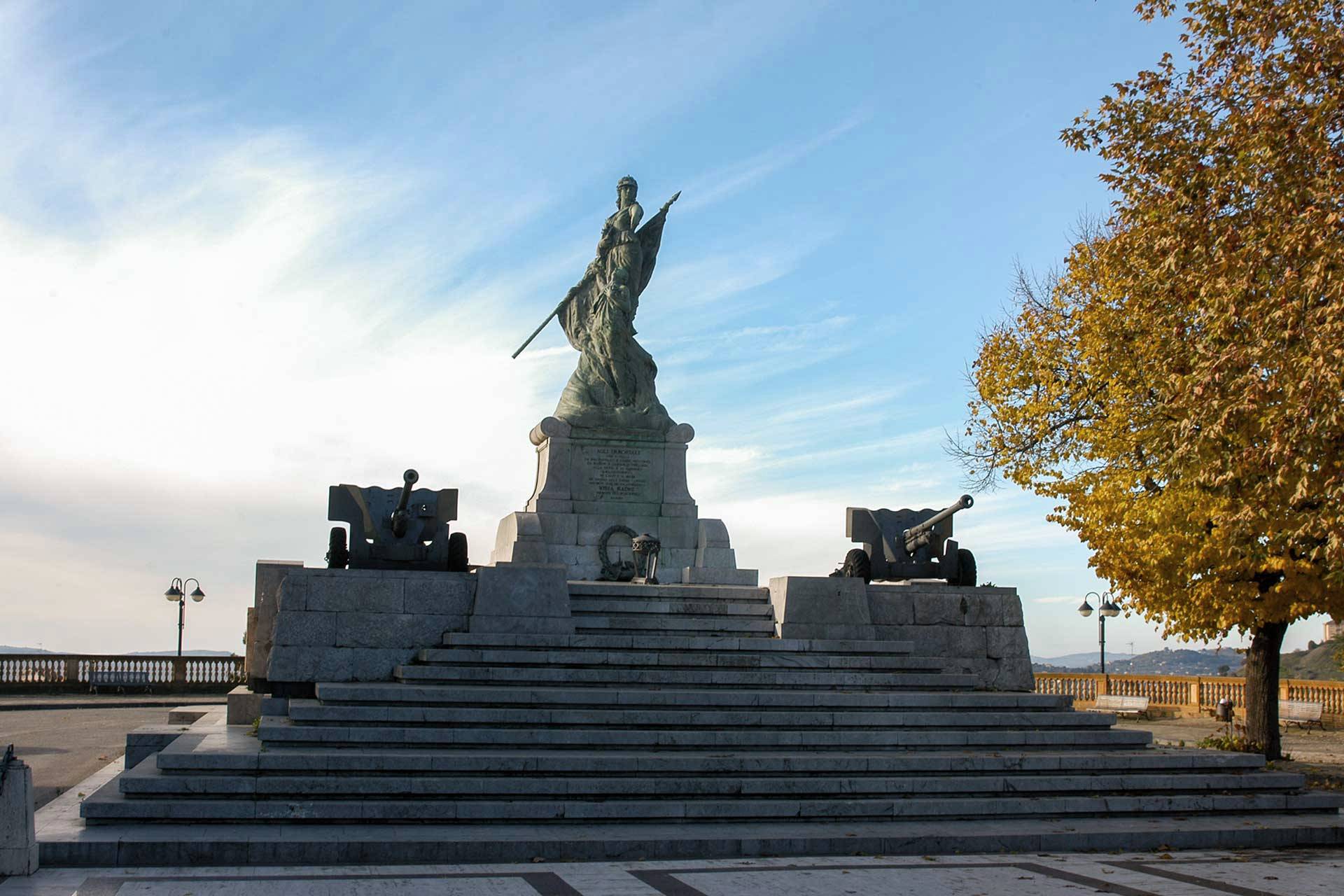 Caltanissetta: Monumento ai caduti